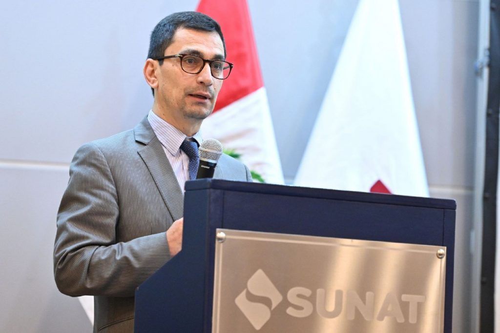 Designan a economista trujillano como Superintendente de la SUNAT ...